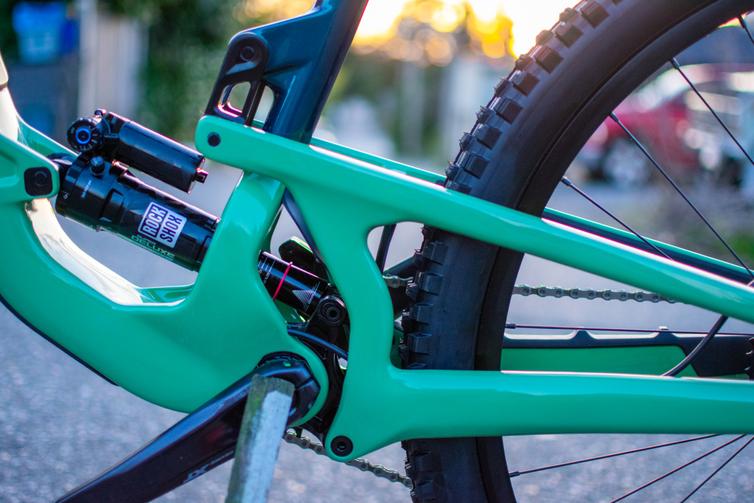 The Rocky Mountain Altitude is a true enduro race bike that climbs ...