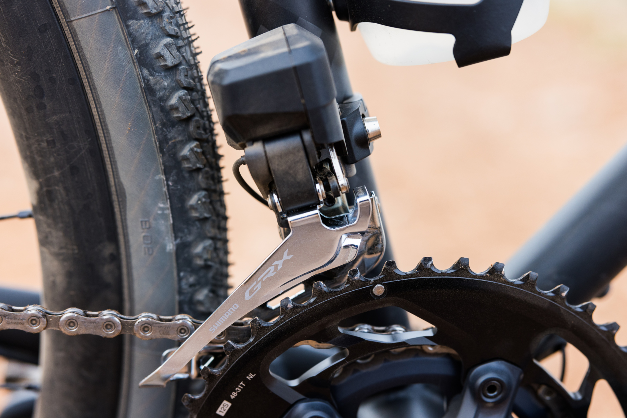 Shimano GRX Di2 Electronic Drivetrain Goes 12-speed - Singletracks ...