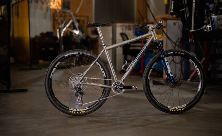 The New SRAM AXS Pod Controller Rocks [Gear Watch] - Singletracks Mountain Bike News