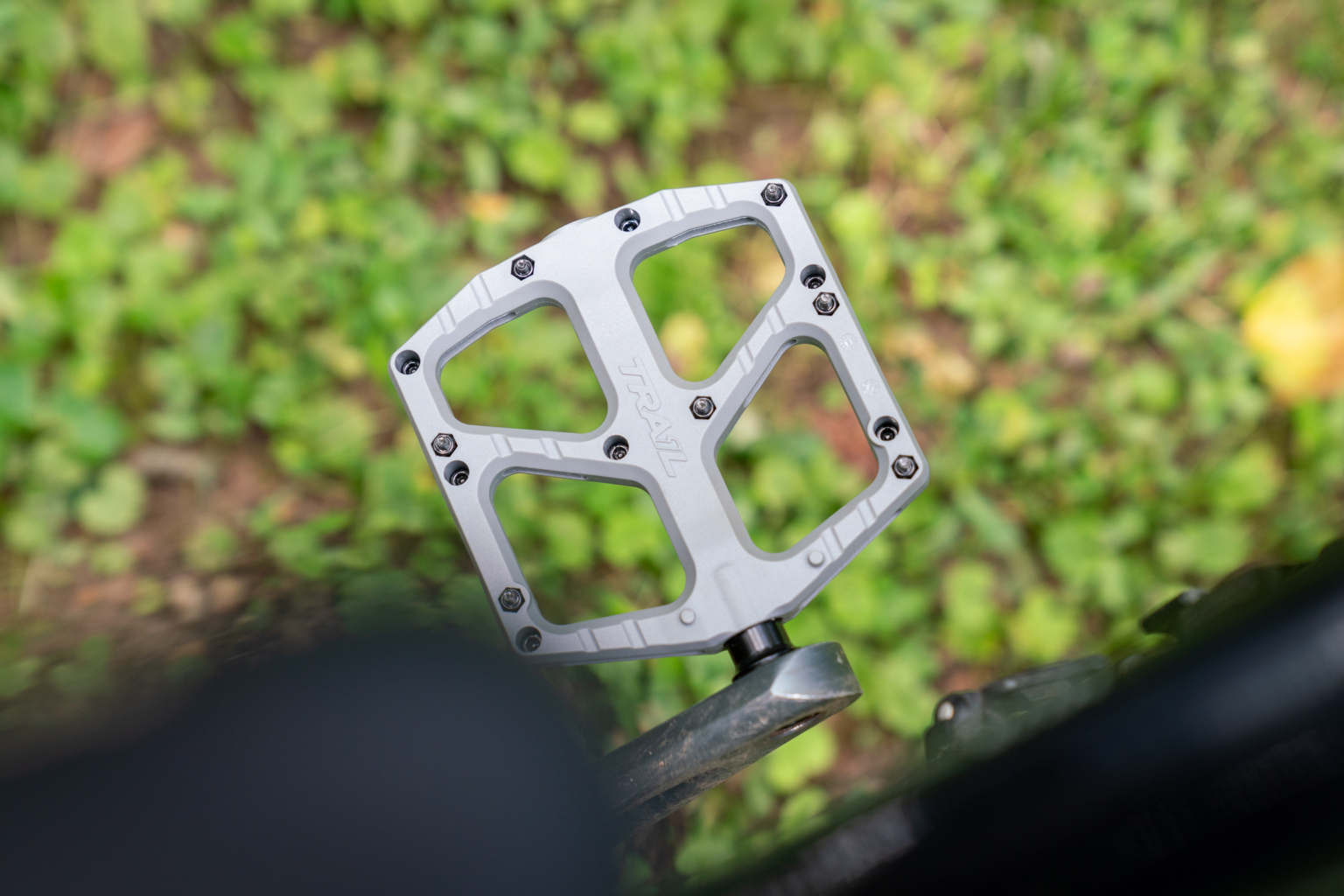 $49 Trail One Vortex pedals are grippy and rebuild kits are free for ...