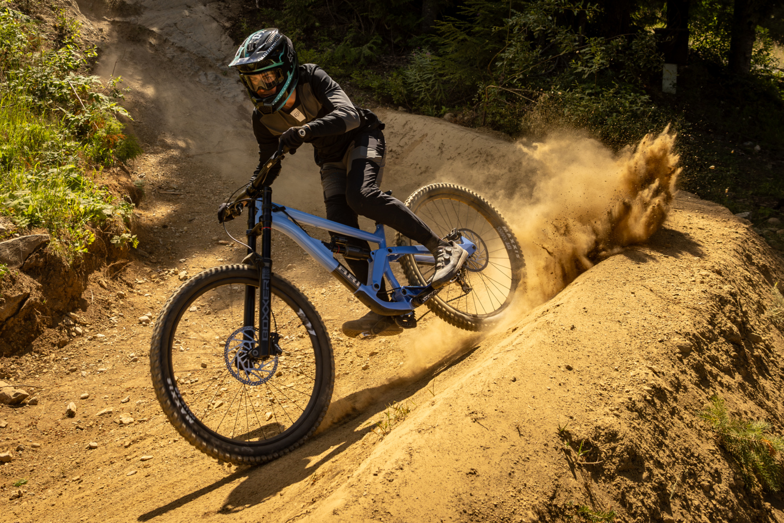 This new Ari bike lets you tune geo, kinematics, even seat stay flex ...