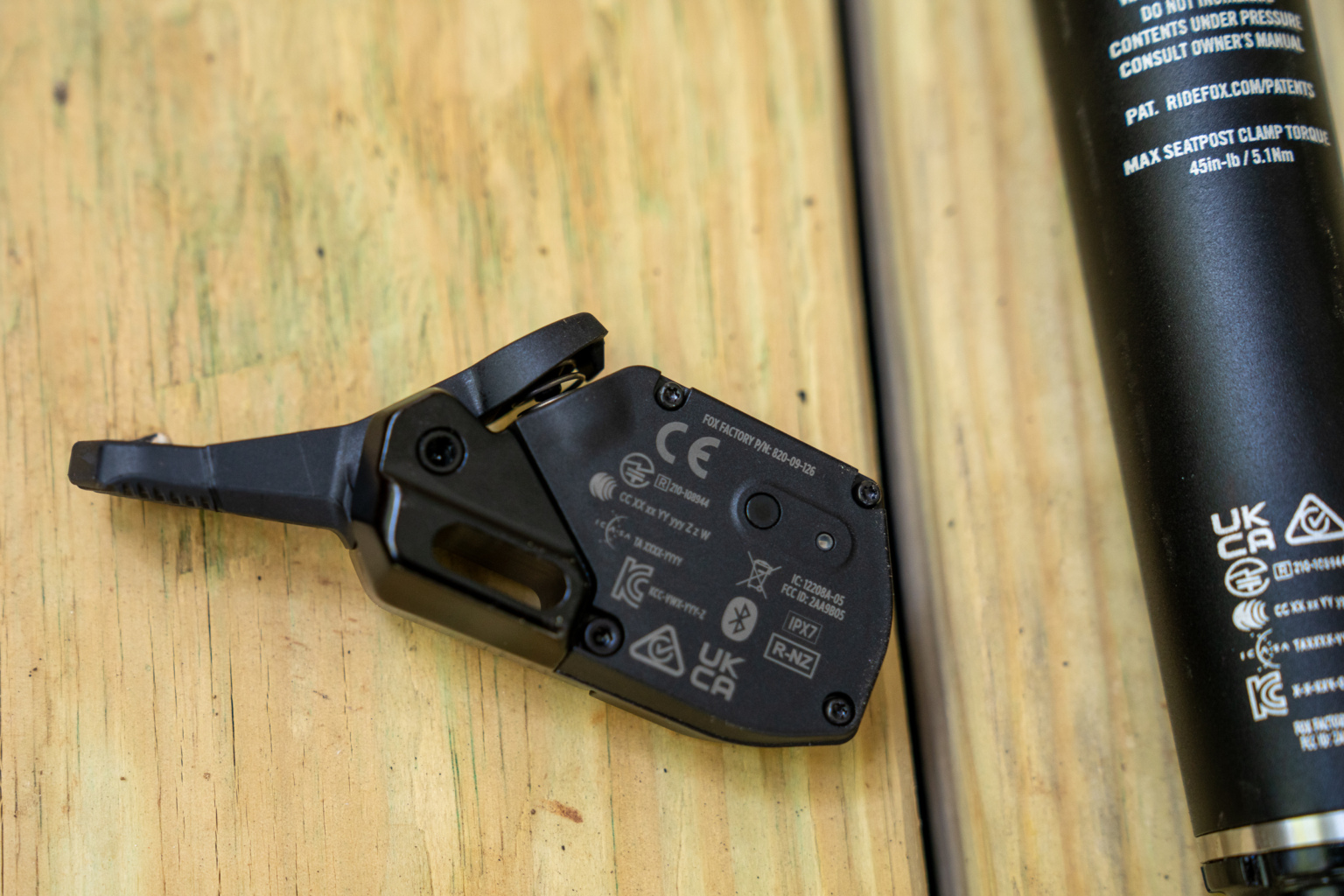 Fox Transfer Neo wireless dropper seatpost review - Singletracks ...