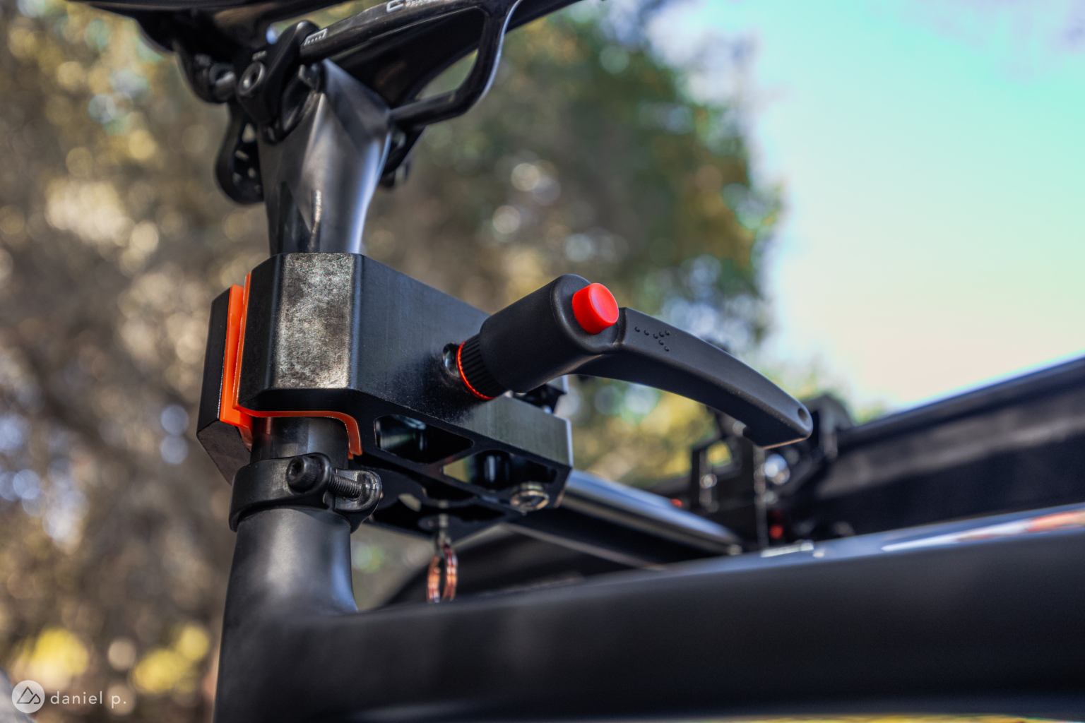 Mount the portable Altangle Connect bike repair stand anywhere ...