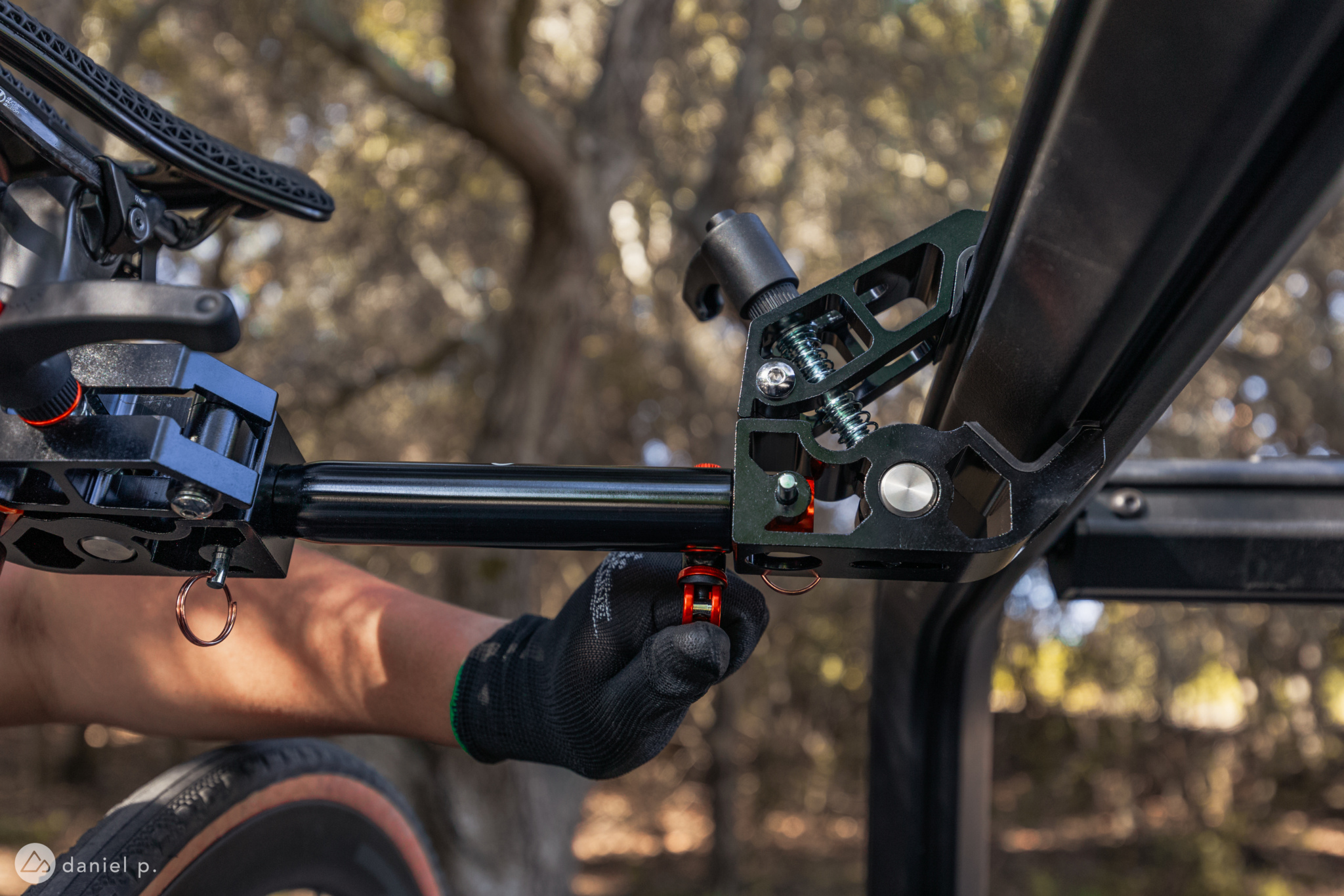 Mount the portable Altangle Connect bike repair stand anywhere ...