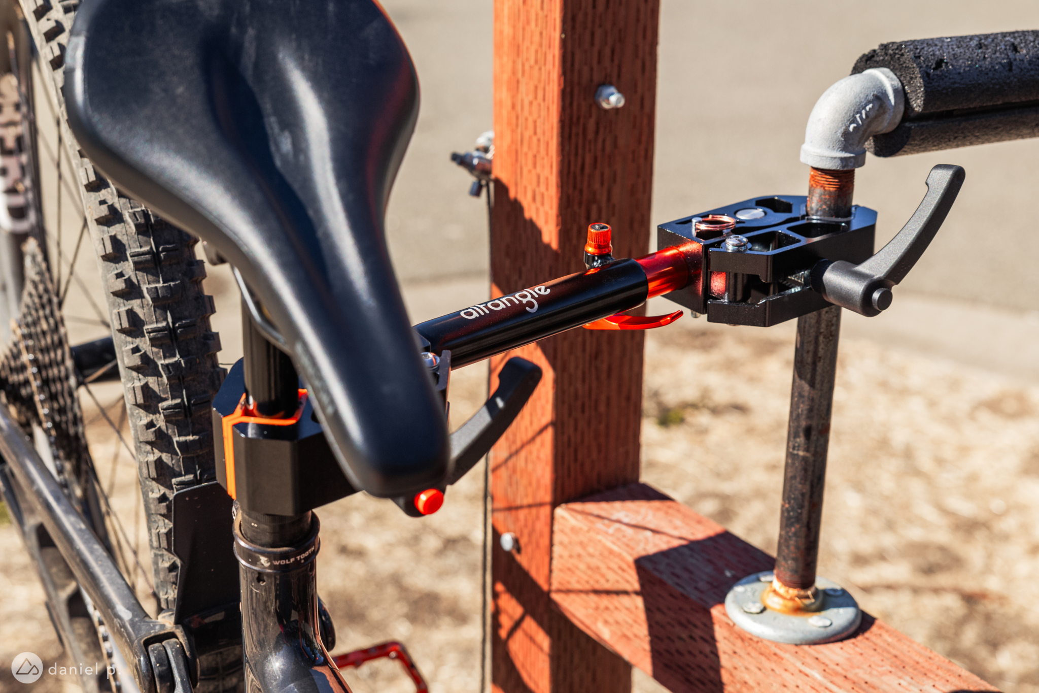 Mount the portable Altangle Connect bike repair stand anywhere ...