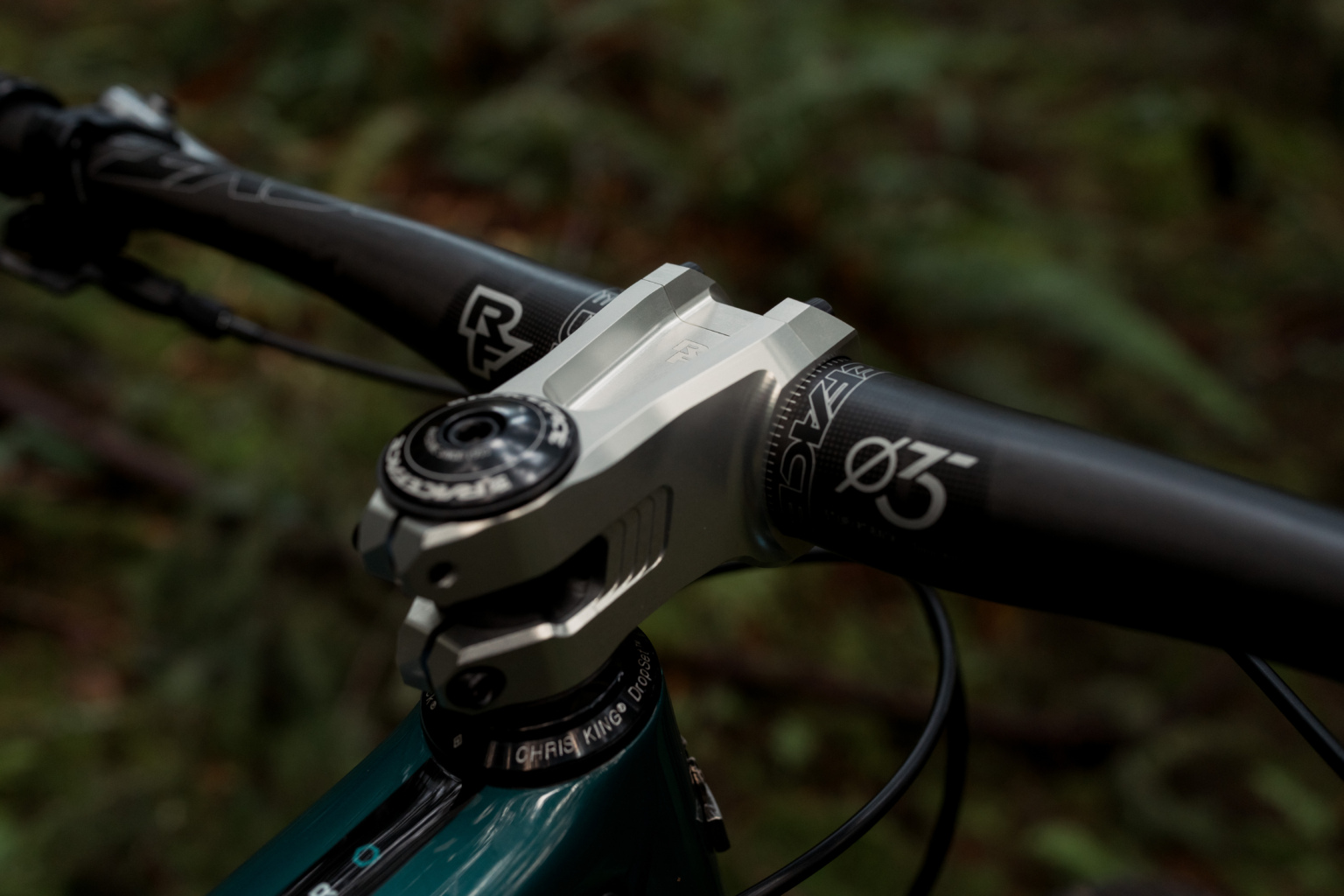 Race Face Turbine SL reversible stem has positive and negative rise, fits 35mm bars only ...