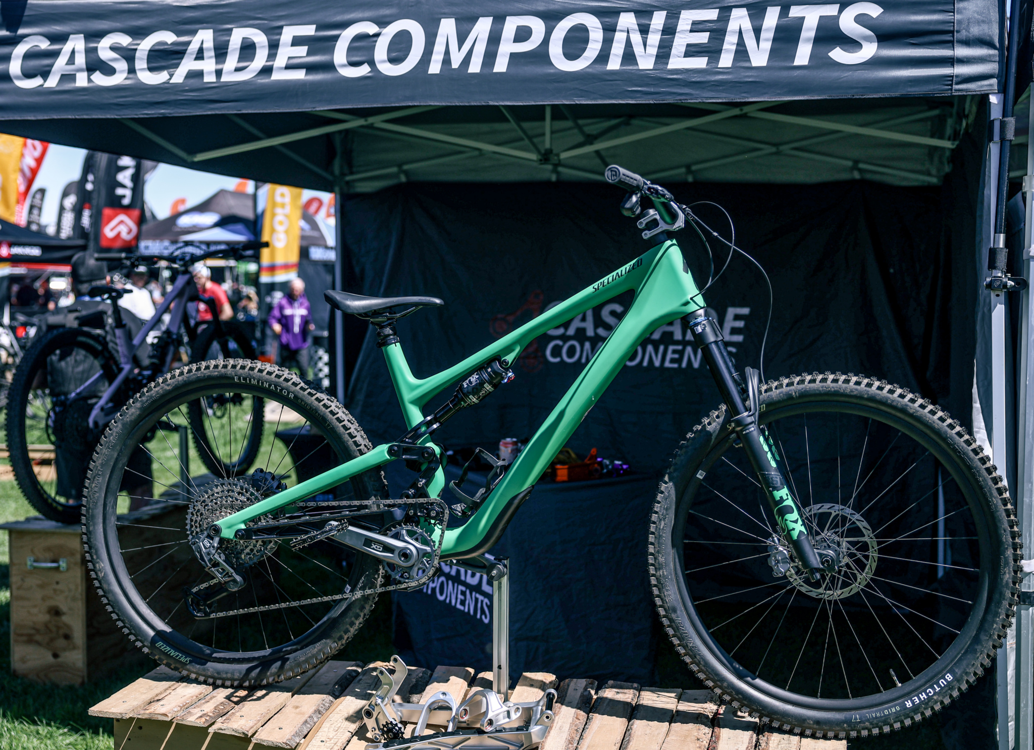 Wish the Stumpjumper was a high-pivot bike? With this kit, you can make ...