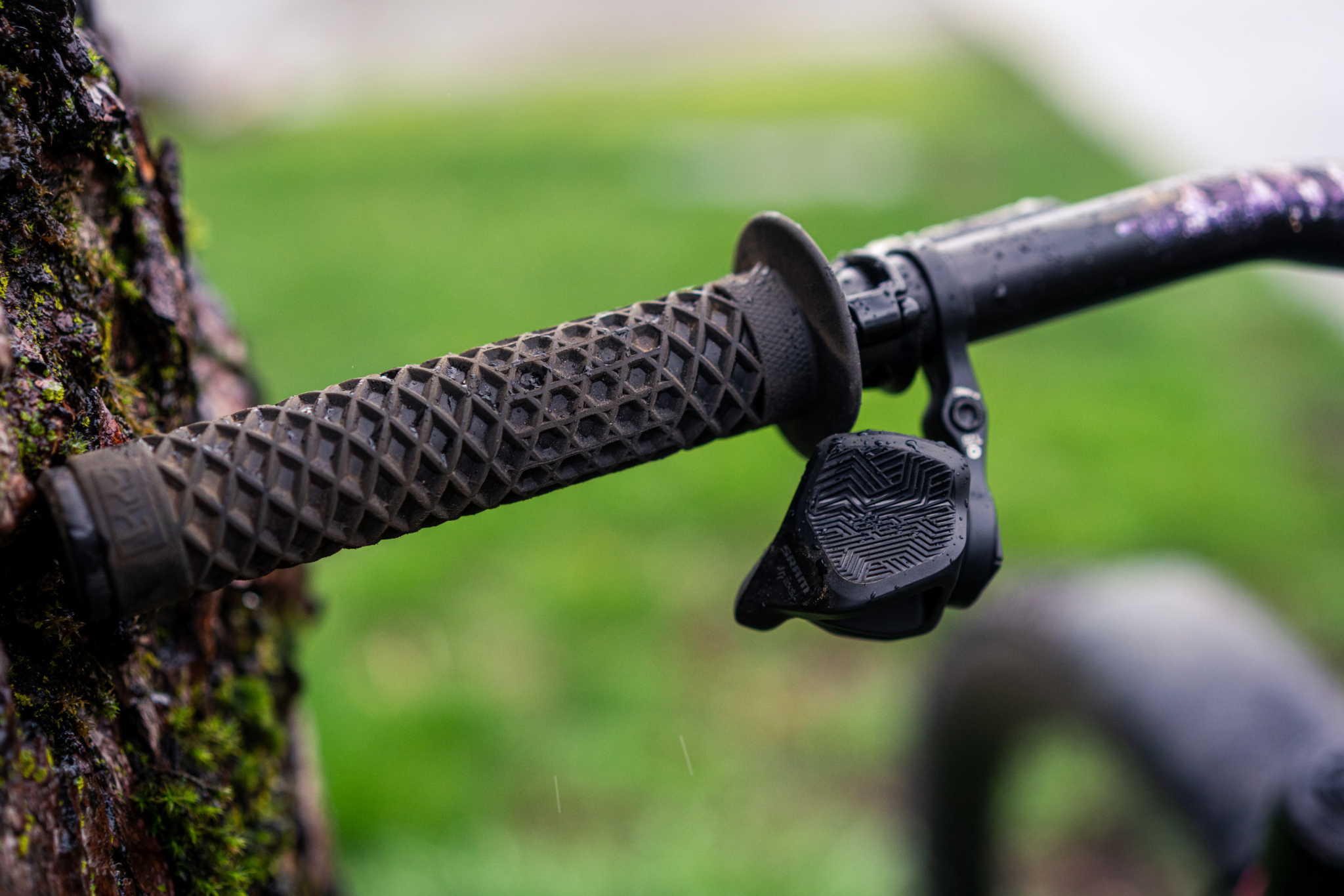 RockShox Reverb AXS wireless electronic dropper post review ...
