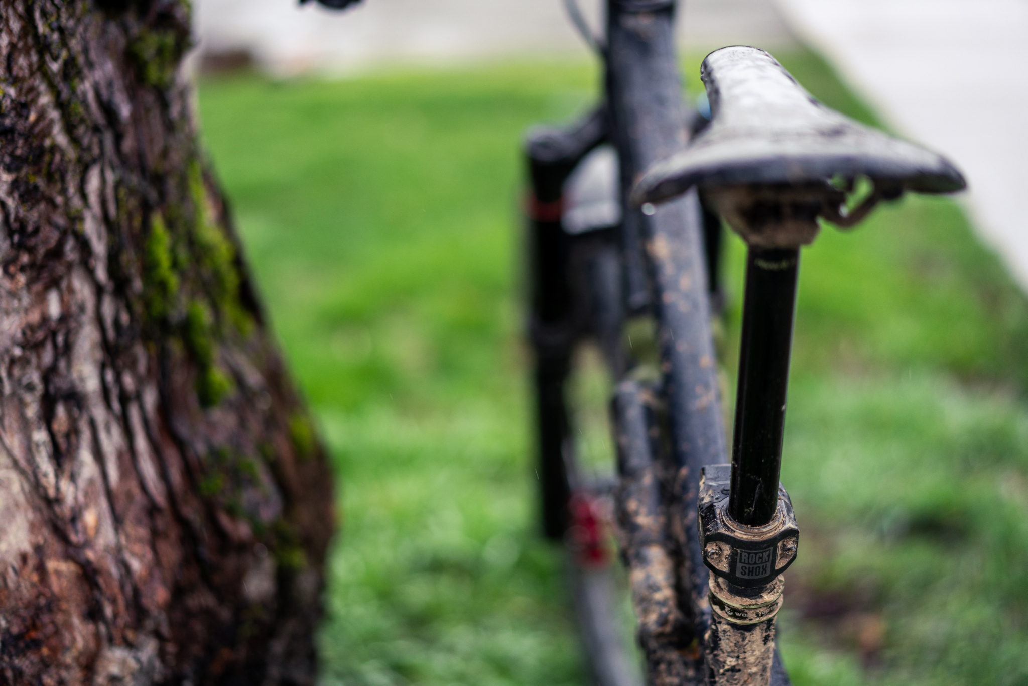 RockShox Reverb AXS wireless electronic dropper post review ...