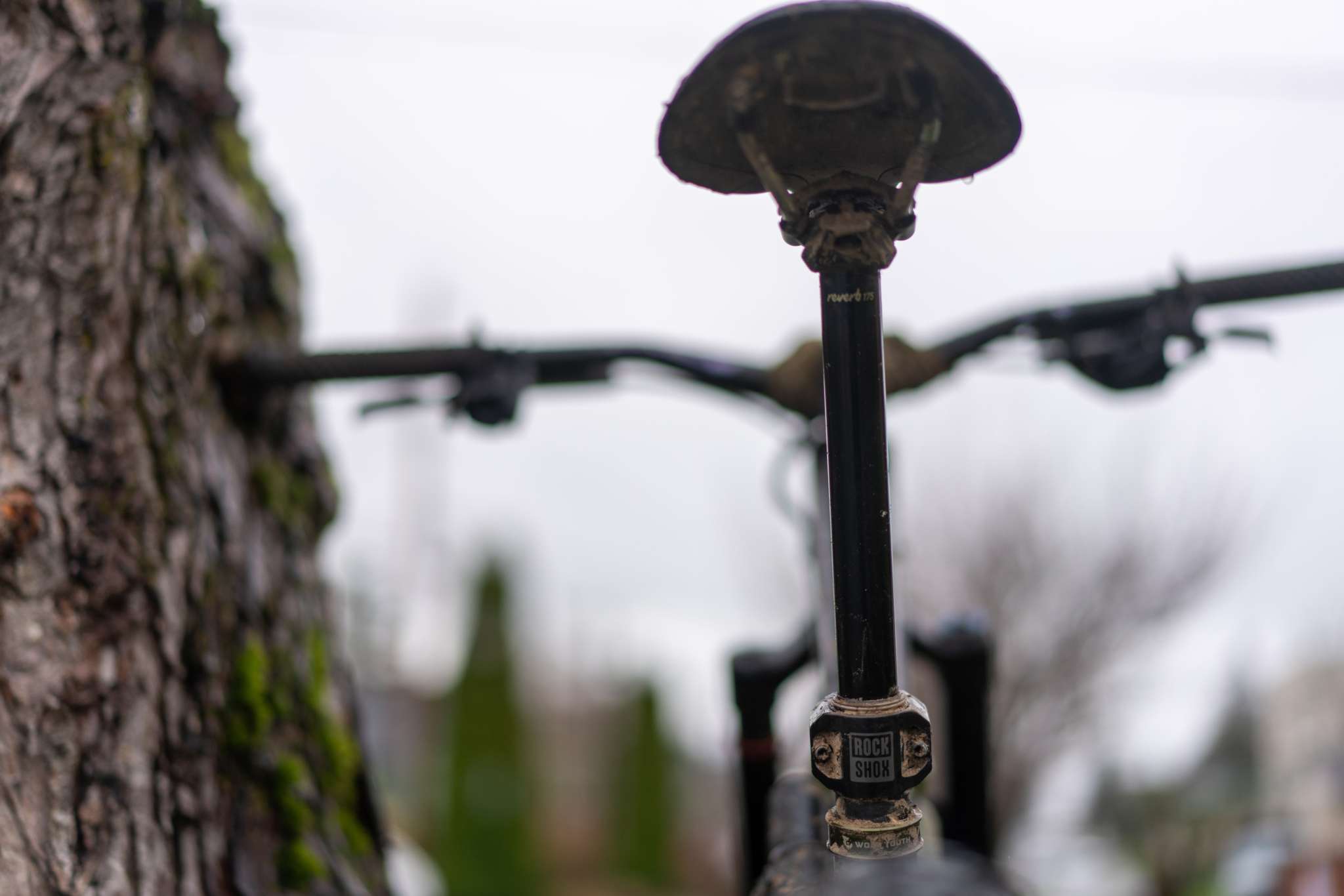 RockShox Reverb AXS wireless electronic dropper post review ...
