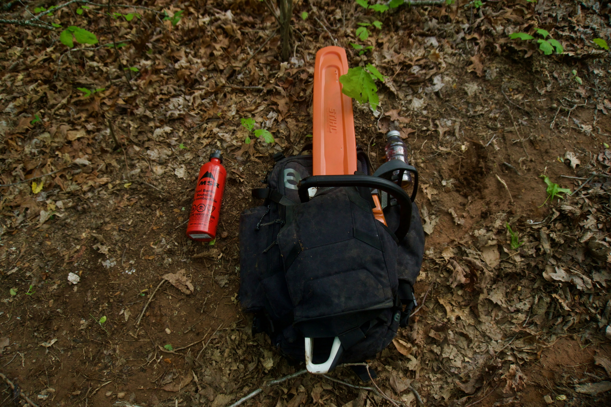 EVOC Trail Builder 35 backpack is designed to carry a chainsaw [Review ...