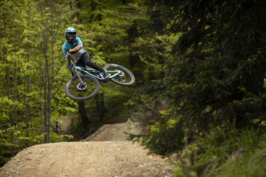 The Fox Podium is a premium, inverted trail/enduro fork designed to ...