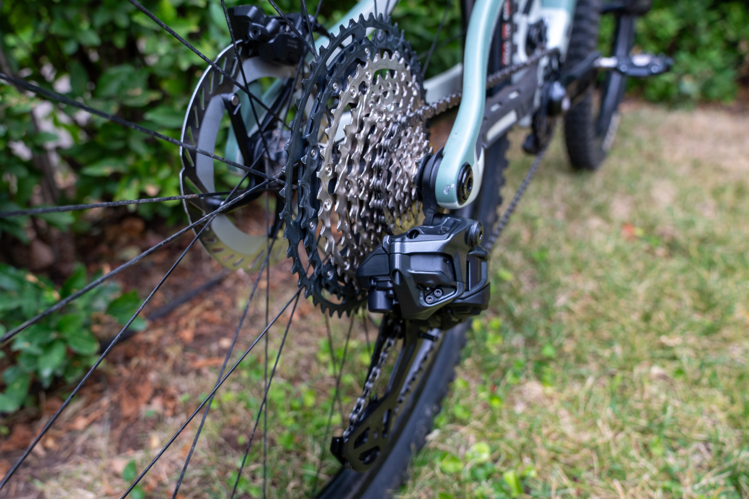 Shimano DEORE XT M8200 Di2 wireless drivetrain review - Singletracks ...
