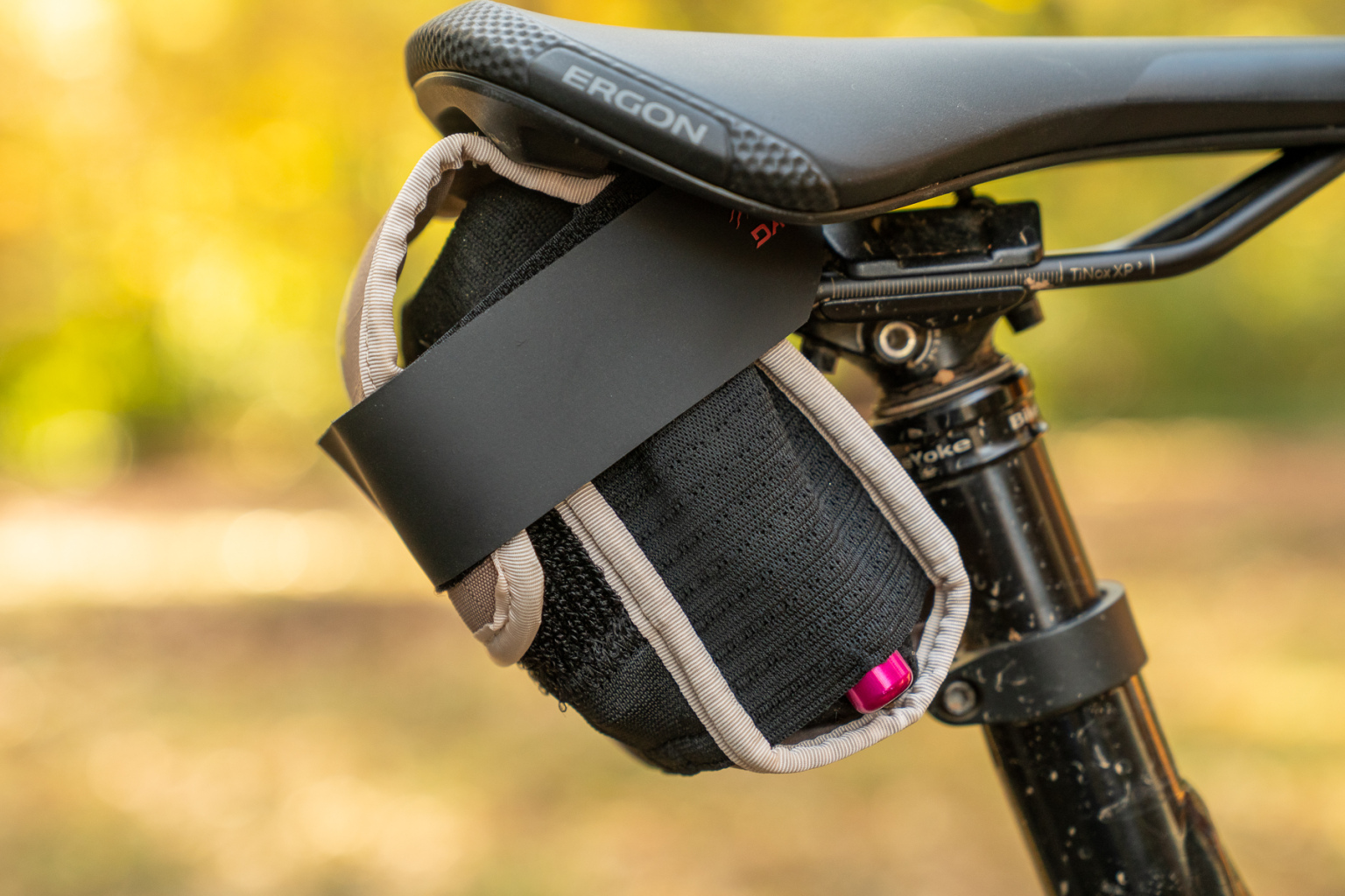 5 smart ways to carry MTB tools and supplies on your bike ...